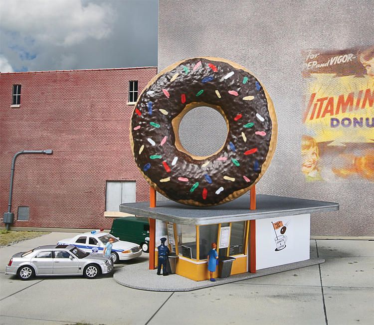 Walthers Cornerstone HO Hole-In-One Donut Shop - Kit – Modèle B.T.