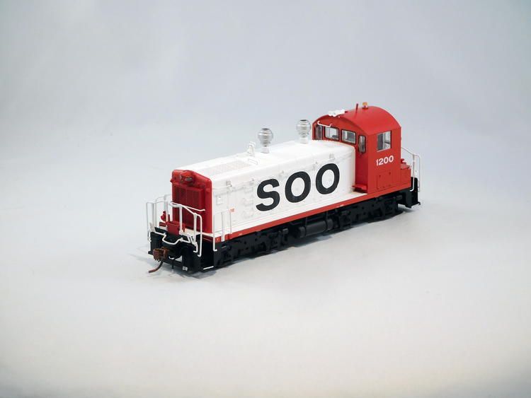Rapido Trains HO EMD SW1200 SOO #1200 w/DCC & Sound – Modèle B.T.